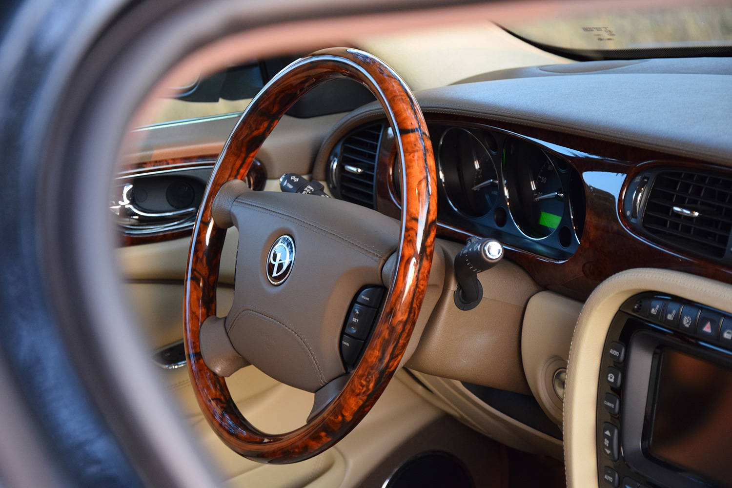 Daimler Super V8 4.2 V8 LWB X358 Midnight Metallic - 154.245km - BJ2007 ...