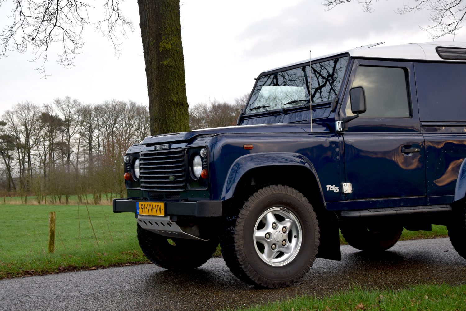 Land Rover Defender 90 TD5 Commercial Hard Top - Oslo Blue Metallic ...