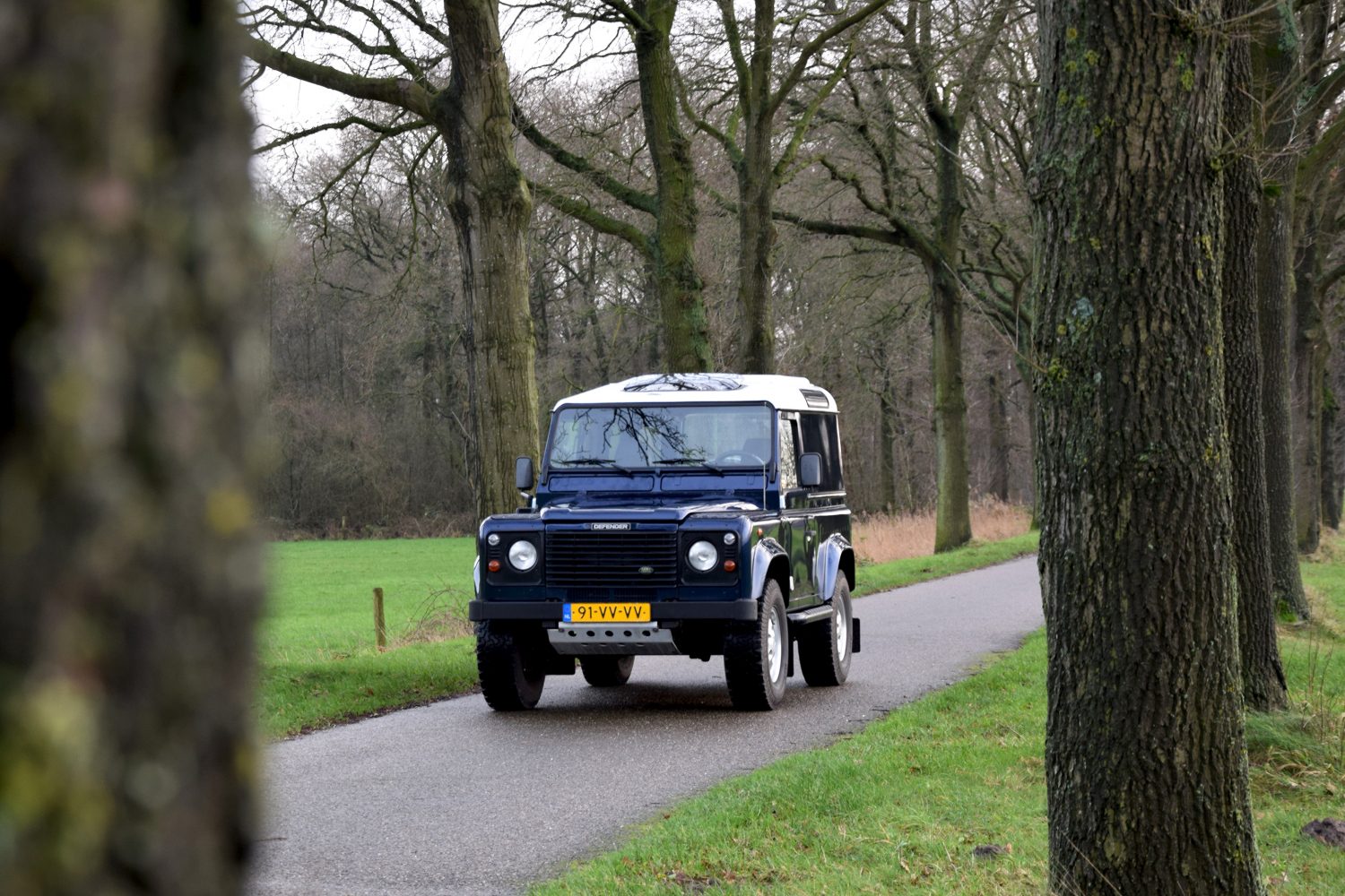 Land Rover Defender 90 TD5 Commercial Hard Top - Oslo Blue Metallic ...