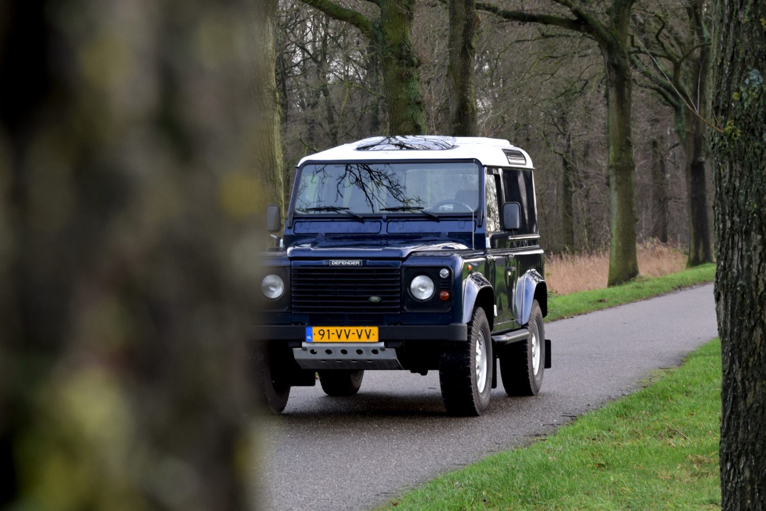 Land Rover Defender 90 TD5 Commercial Hard Top - Oslo Blue Metallic ...