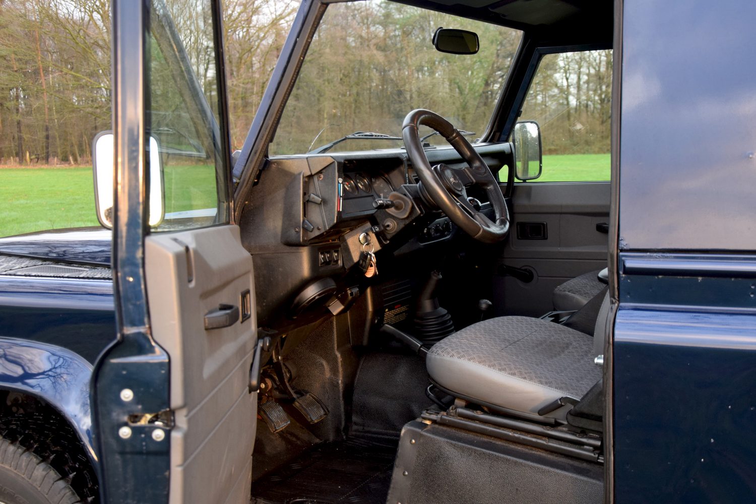 Land Rover Defender 90 TD5 Commercial Hard Top - Oslo Blue Metallic ...